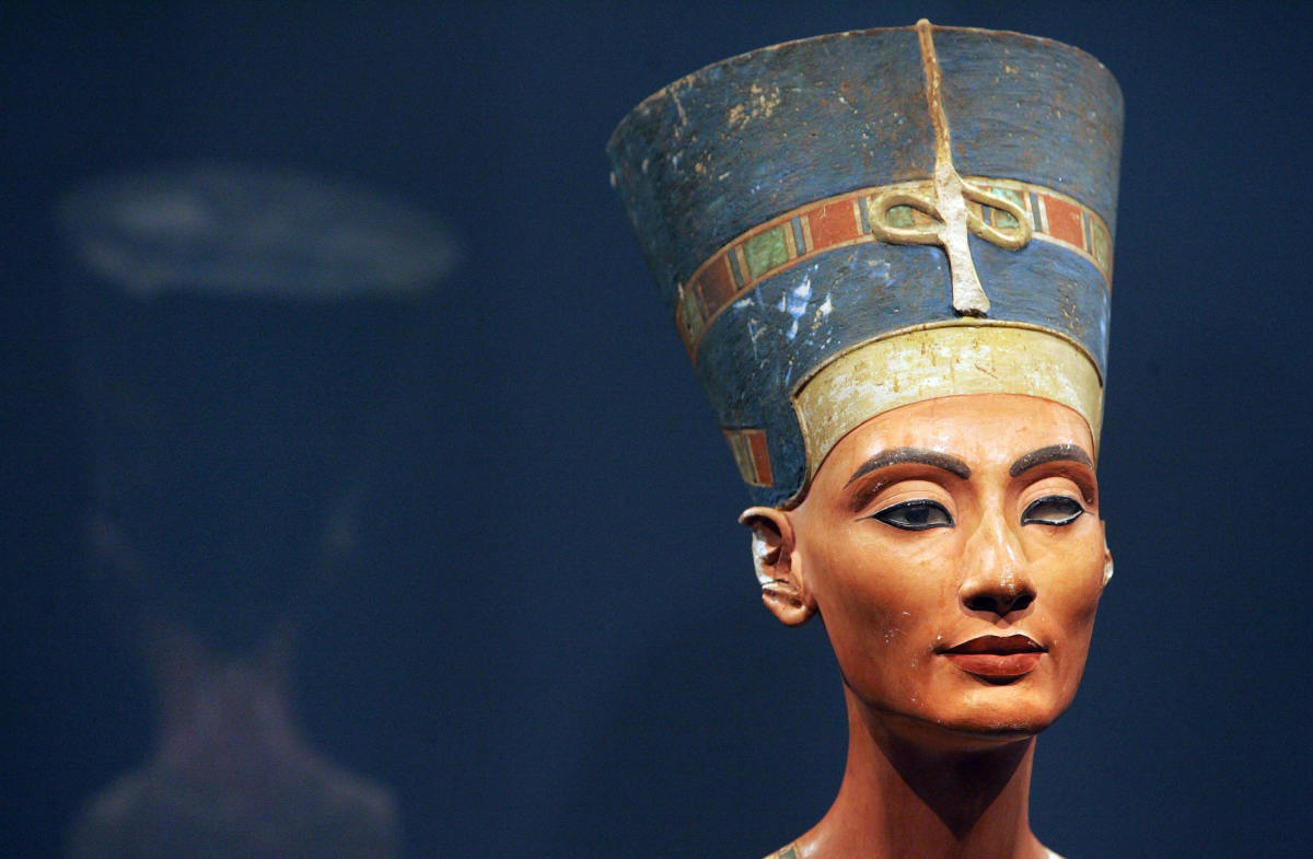 Famed archaeologist may be close to finding legendary Queen Nefertiti's ...