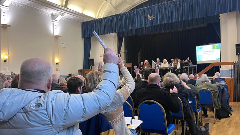 Government challenged over renewable energy planning bids