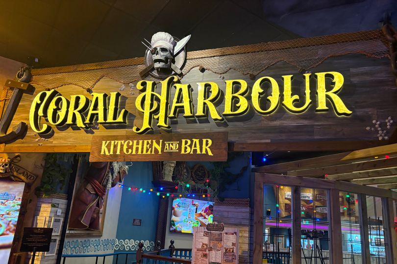 We went to Coral Island's nautical restaurant and left surprised by the ...