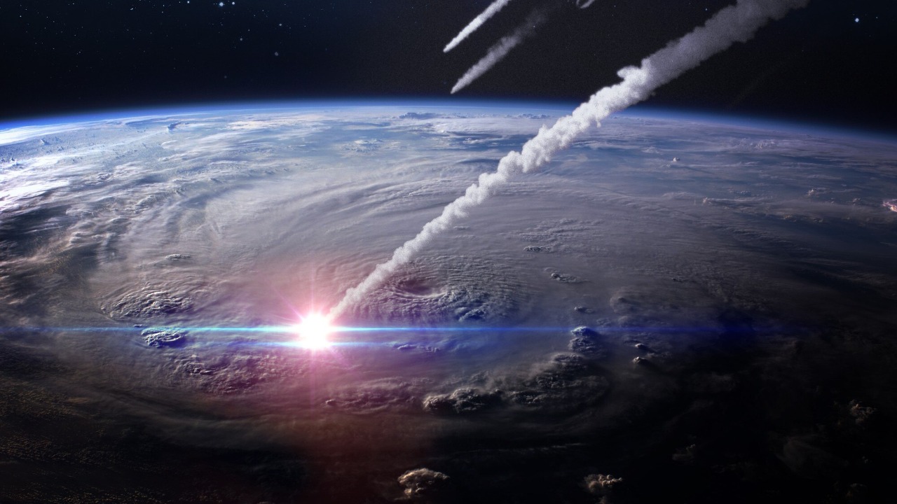 Meteor vaporizes over Earth in jaw-dropping time-lapse from space station