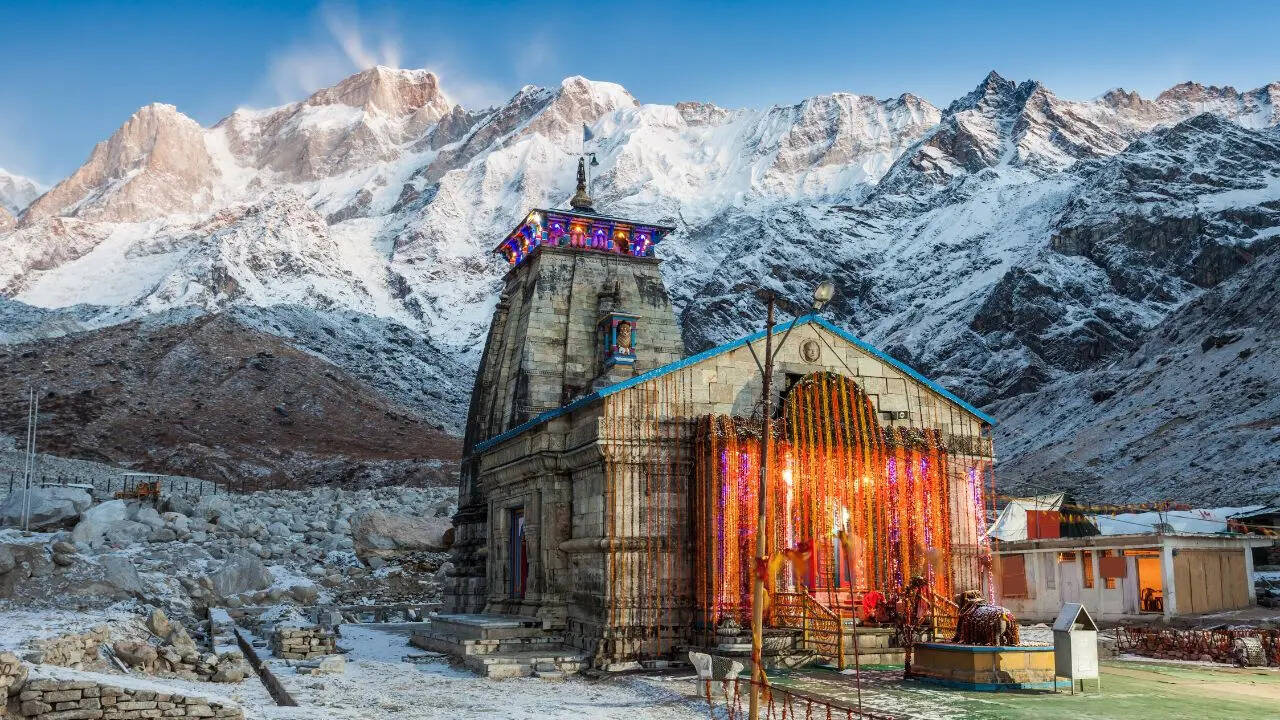 No phones, no cameras: Mobile ban announced inside Char Dham temples ...