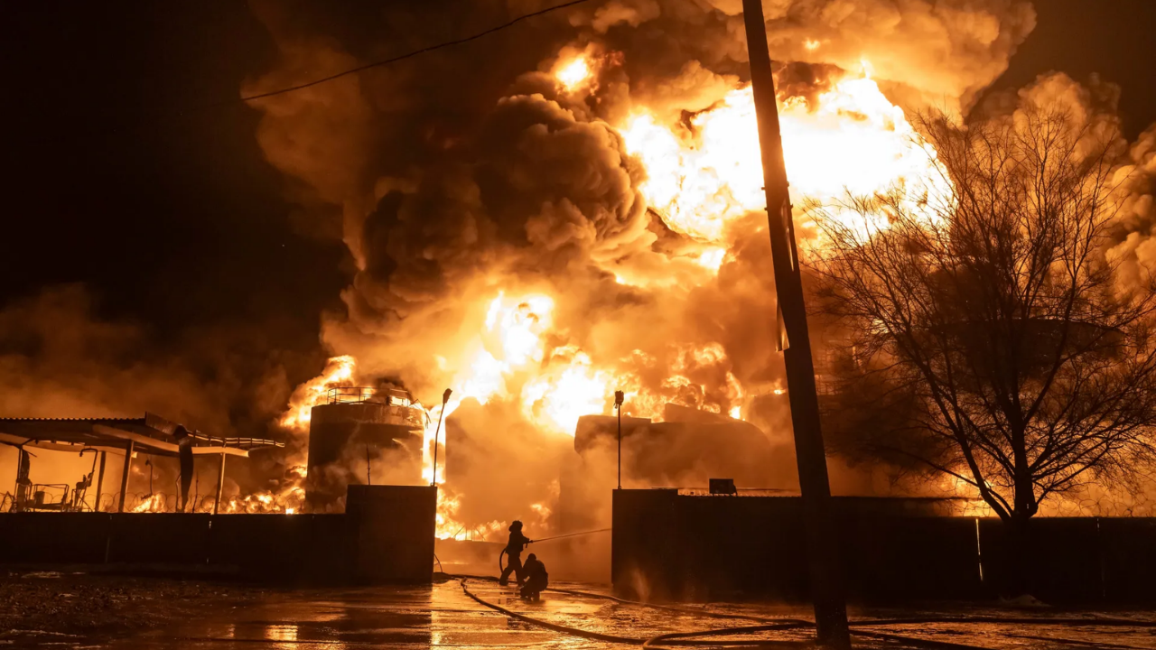 6.6M-ton Russian fuel hub burns after Ukrainian strike on oil refinery