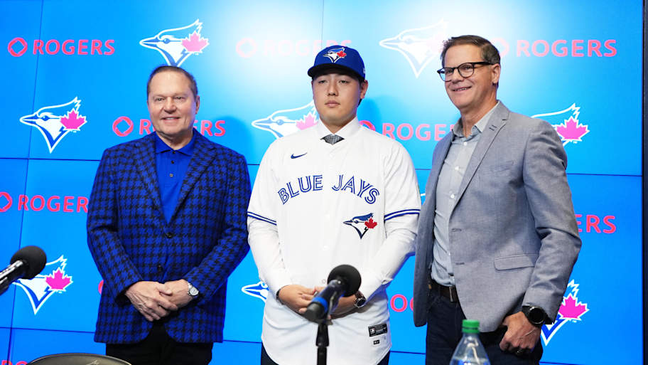 Blue Jays feature new infield configuration after Bo Bichette departure