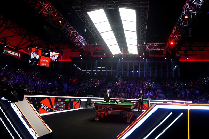 Masters snooker final stopped over emergency as John Higgins and Kyren ...