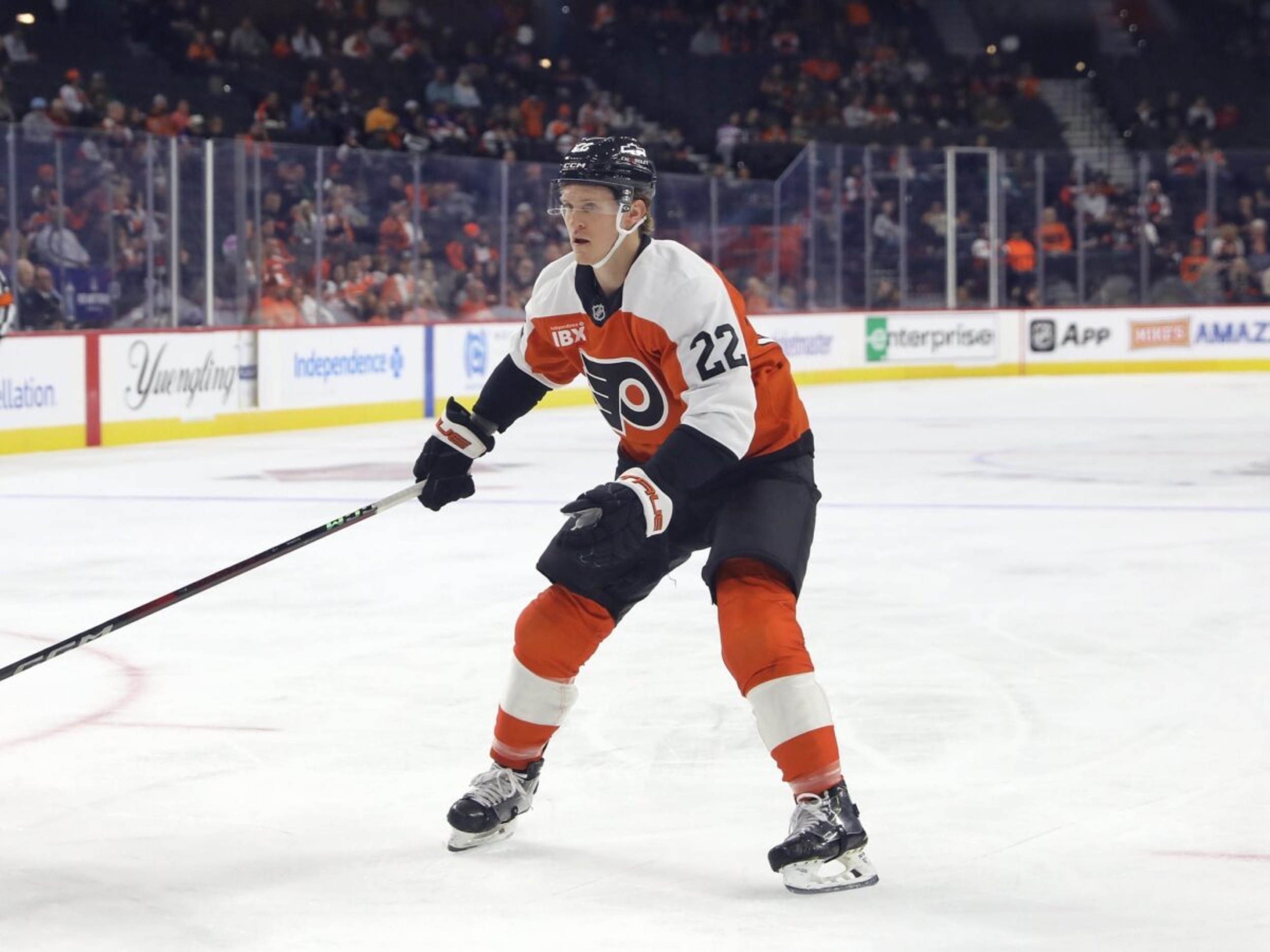 Flyers’ Christian Dvorak extension shows contrast from contenders