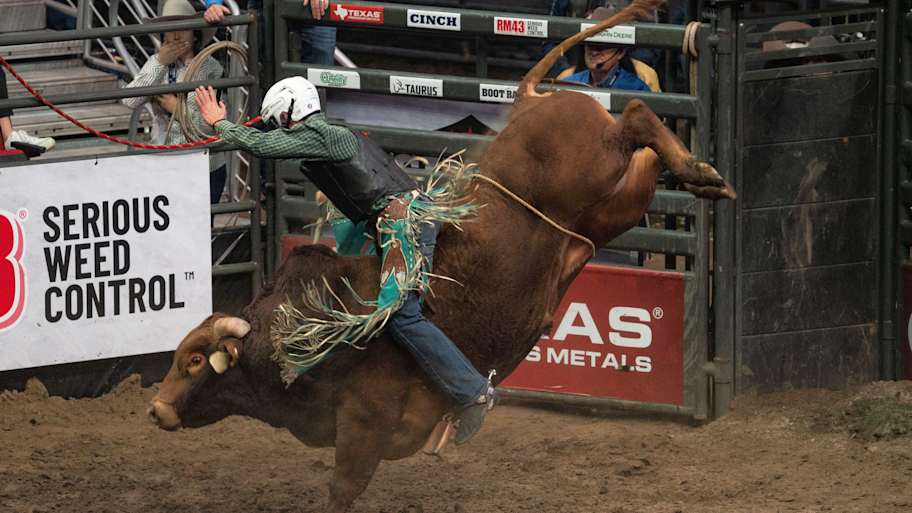18-year-old bull rider rookie Mason Reine makes National Western Stock ...