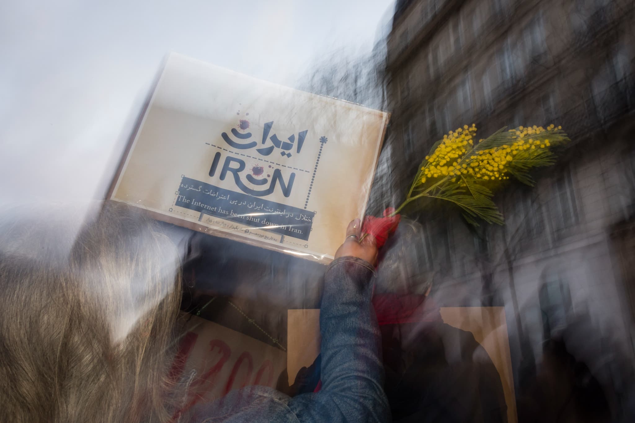 Iran : le pouvoir envisage de rétablir « progressivement » l'accès à ...