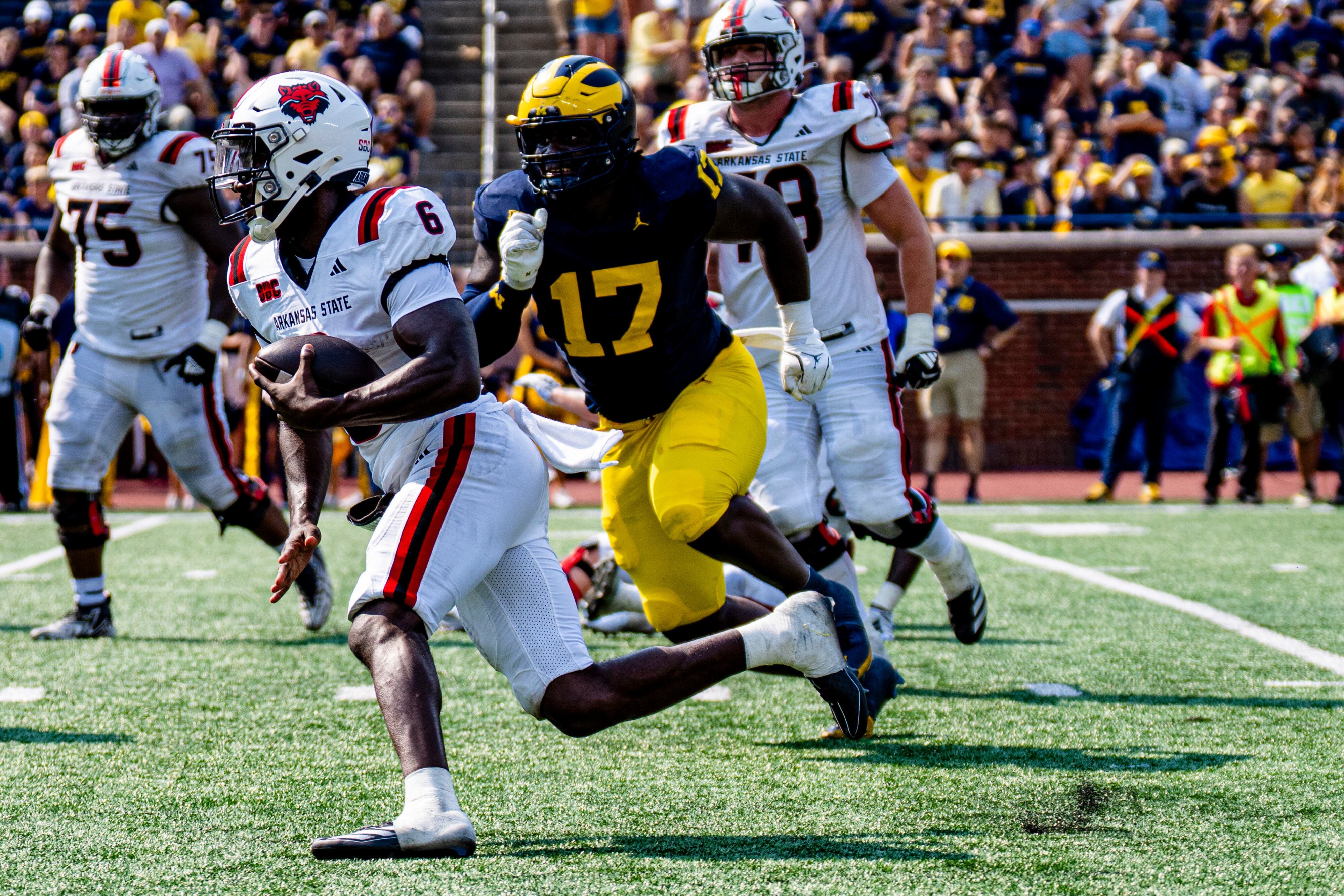 Michigan defensive tackle withdraws from transfer portal, set for return