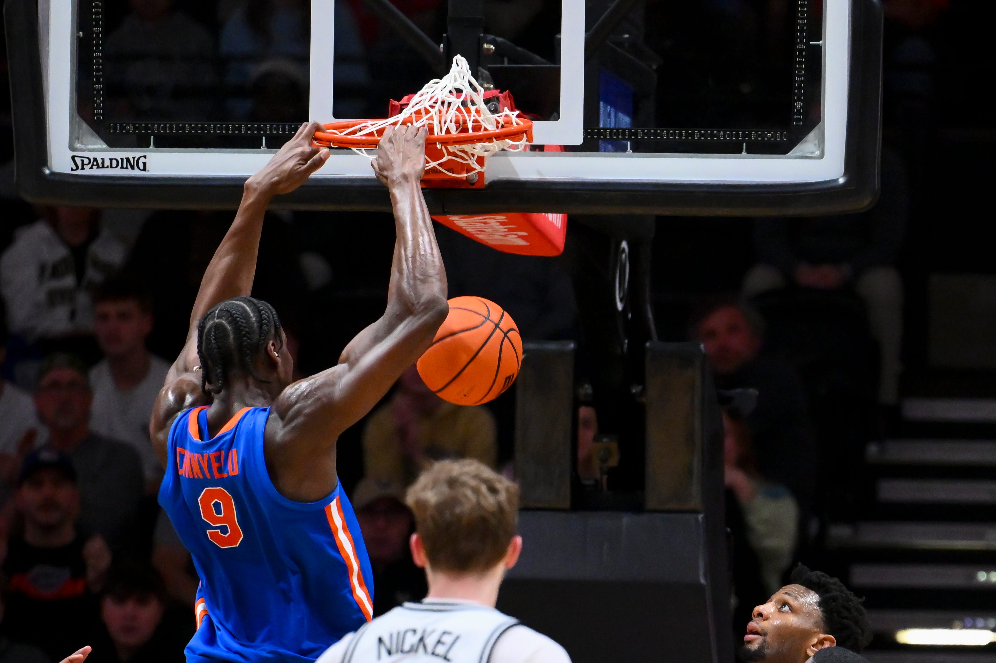Florida basketball back on top of SEC after huge Vanderbilt road win