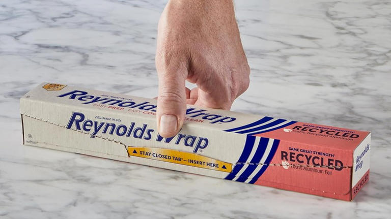 What every color of Reynolds Wrap aluminum foil box actually means
