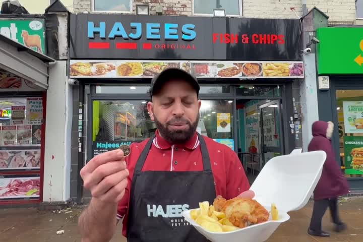Hungry customers quids in after takeaway flogs chicken and chips for £1