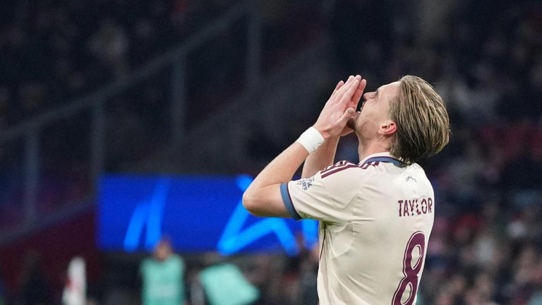 Agente de Taylor diz que «Ajax considerava o FC Porto um clube pouco ...