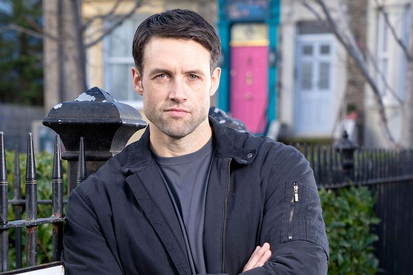 EastEnders replace rival soap star as Mark Fowler Jr returns