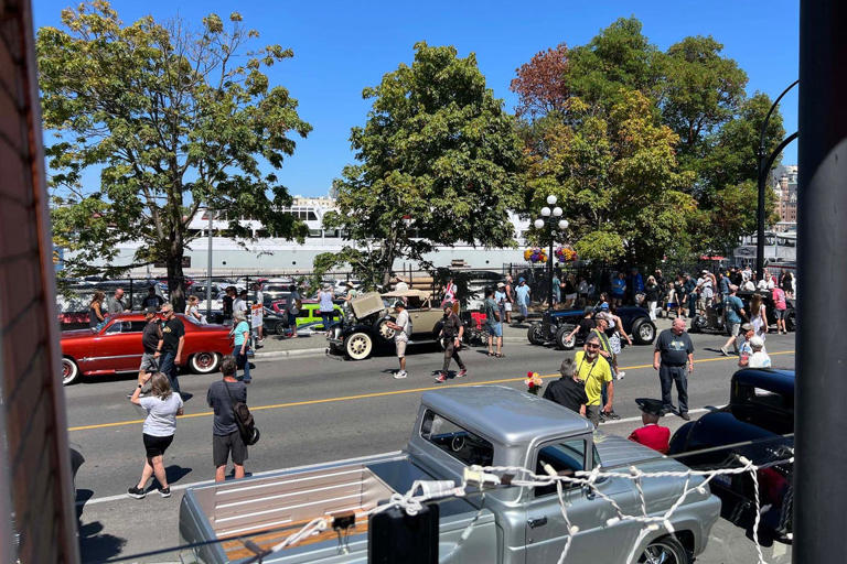 See photos of the 2025 Deuce Days car show