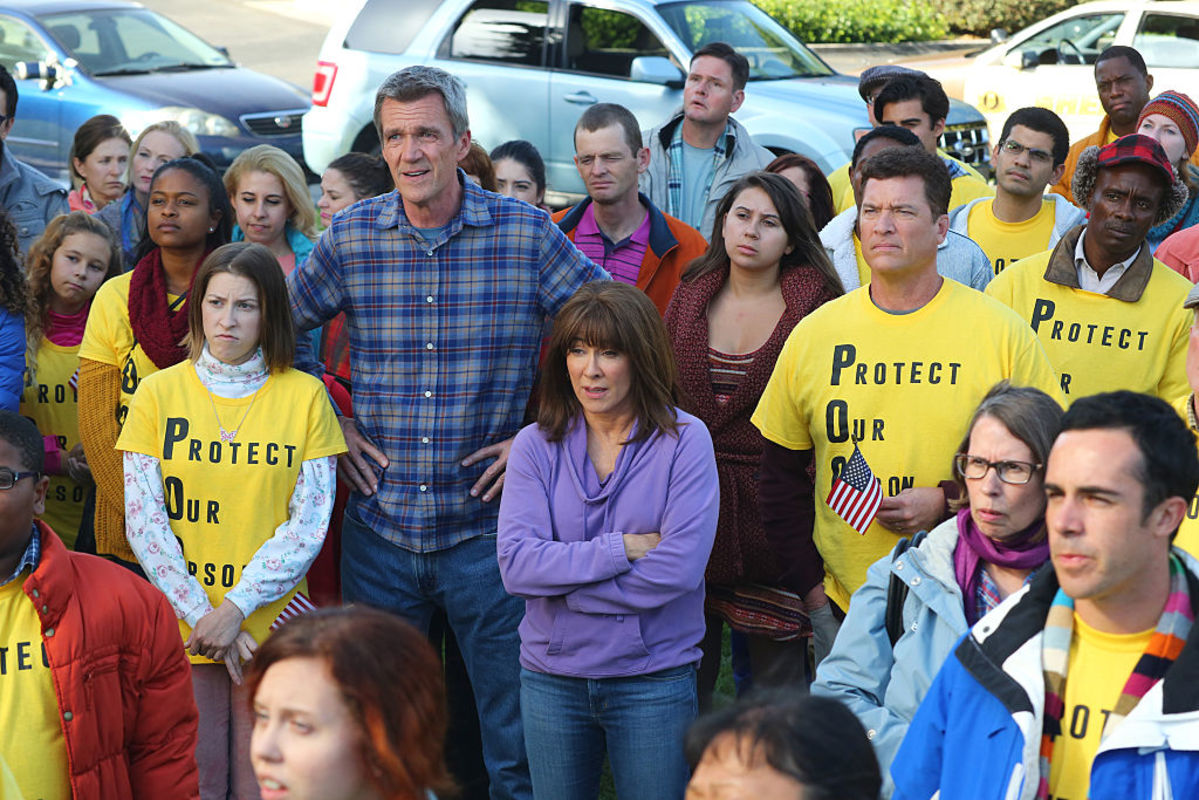 The Middle stars reunite for a touching tribute