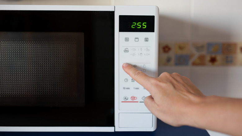 The microwave 'secret code' you should always keep in your kitchen