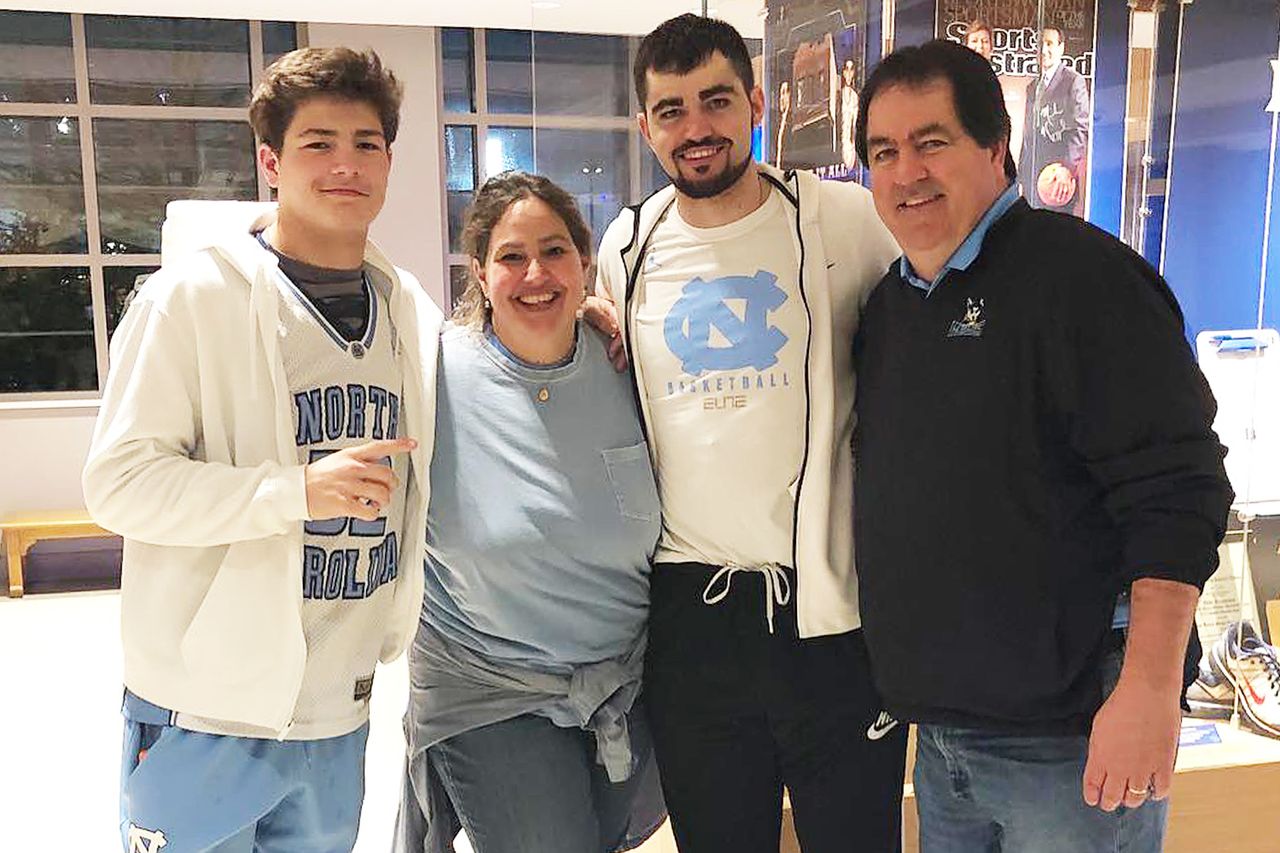 Meet Drake Maye's parents! All about the Patriots QB's dad Mark and mom ...
