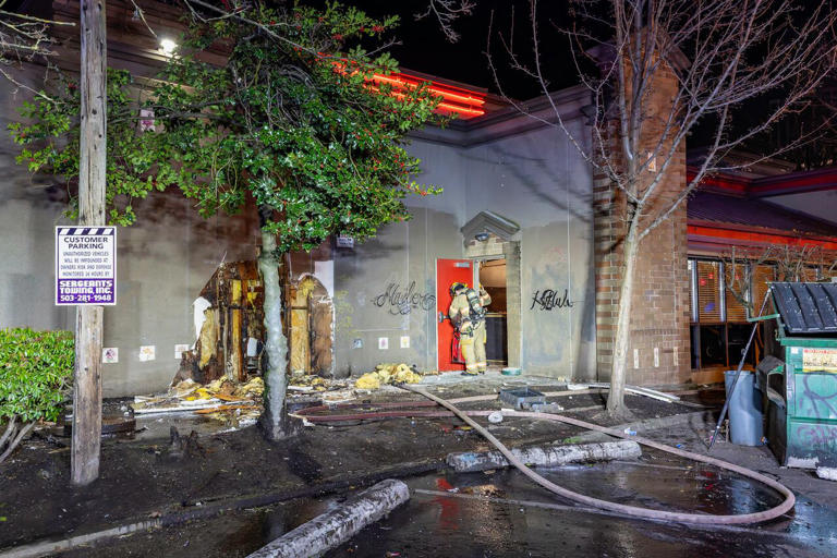 Fire damages Red Robin restaurant in Portland Lloyd District
