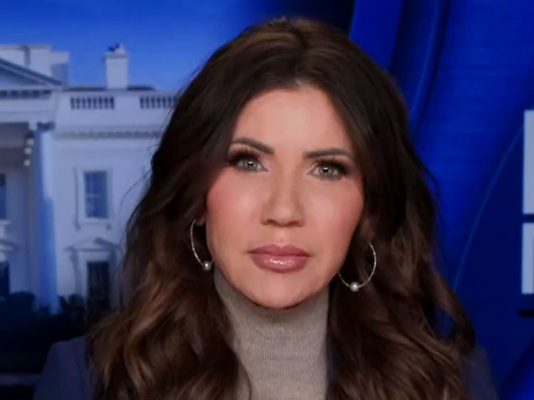 DHS Sec. Noem tells CBS to stop saying name of ICE agent who shot Renee ...