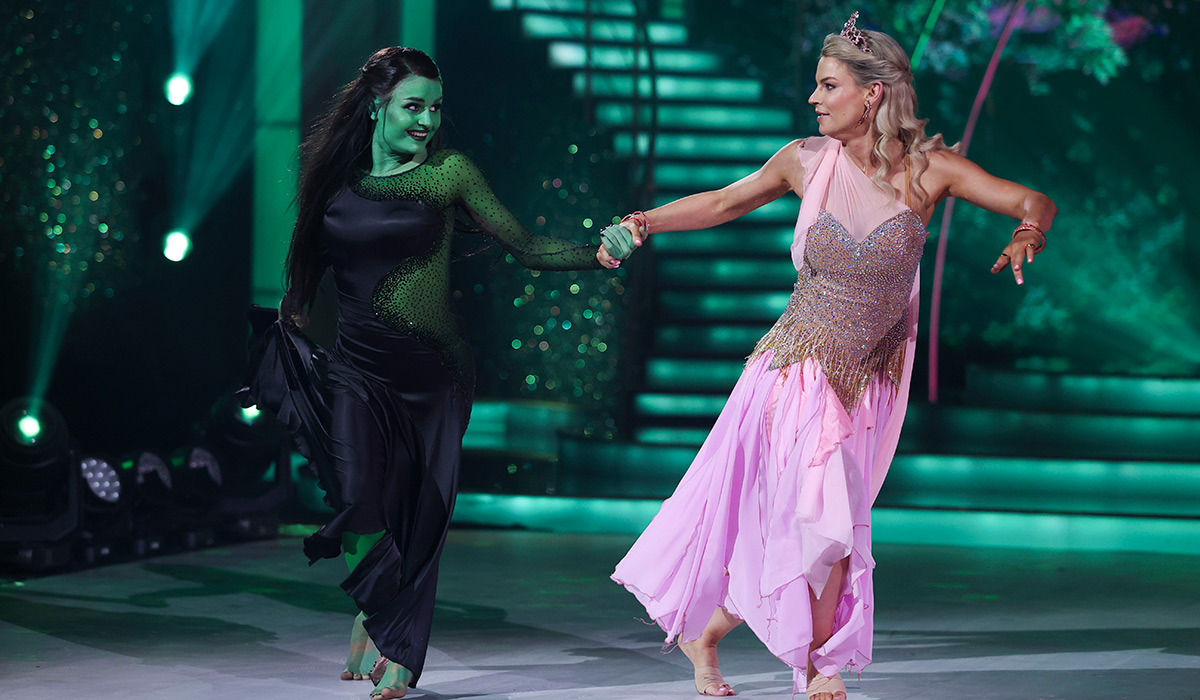 'Biggest fan' Vogue Williams shows up to support her sister Amber on ...