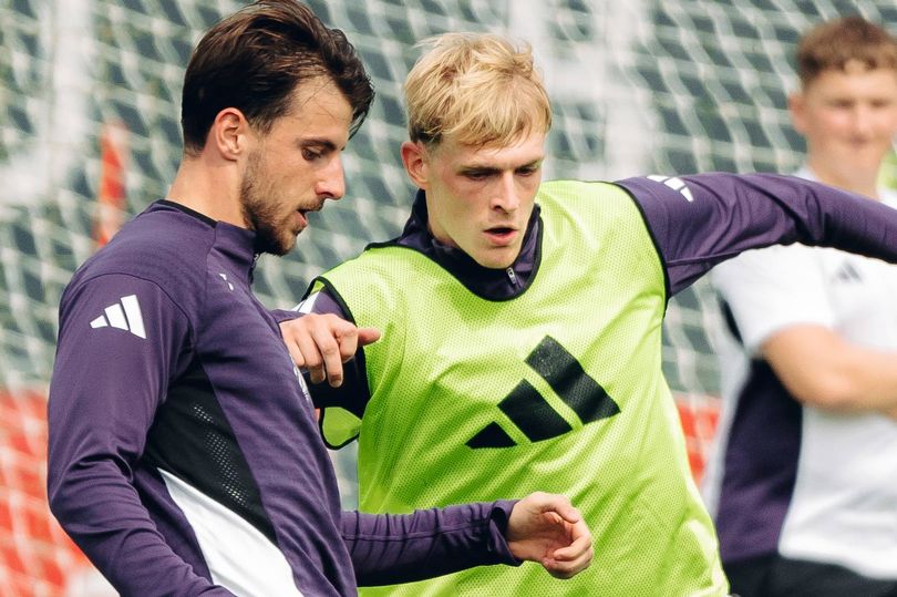 Man United transfer latest: Statement issued after star leaves as ...