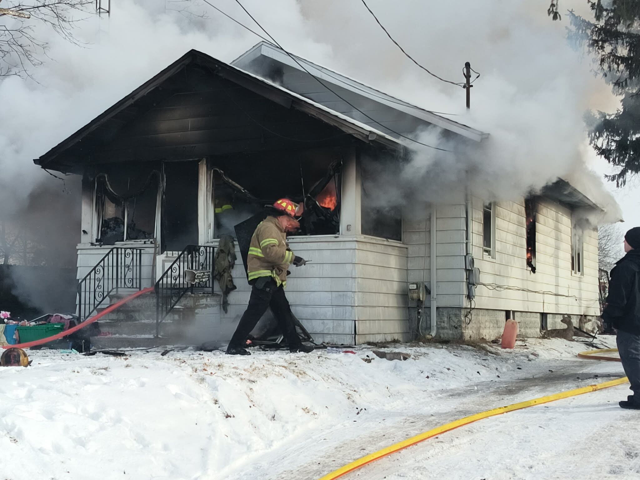 Sunday morning fire in Leoni Township leaves three people displaced