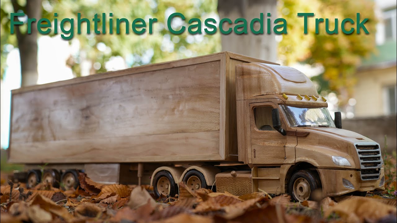 Handmade wooden Cascadia truck | Realistic Freightliner model build