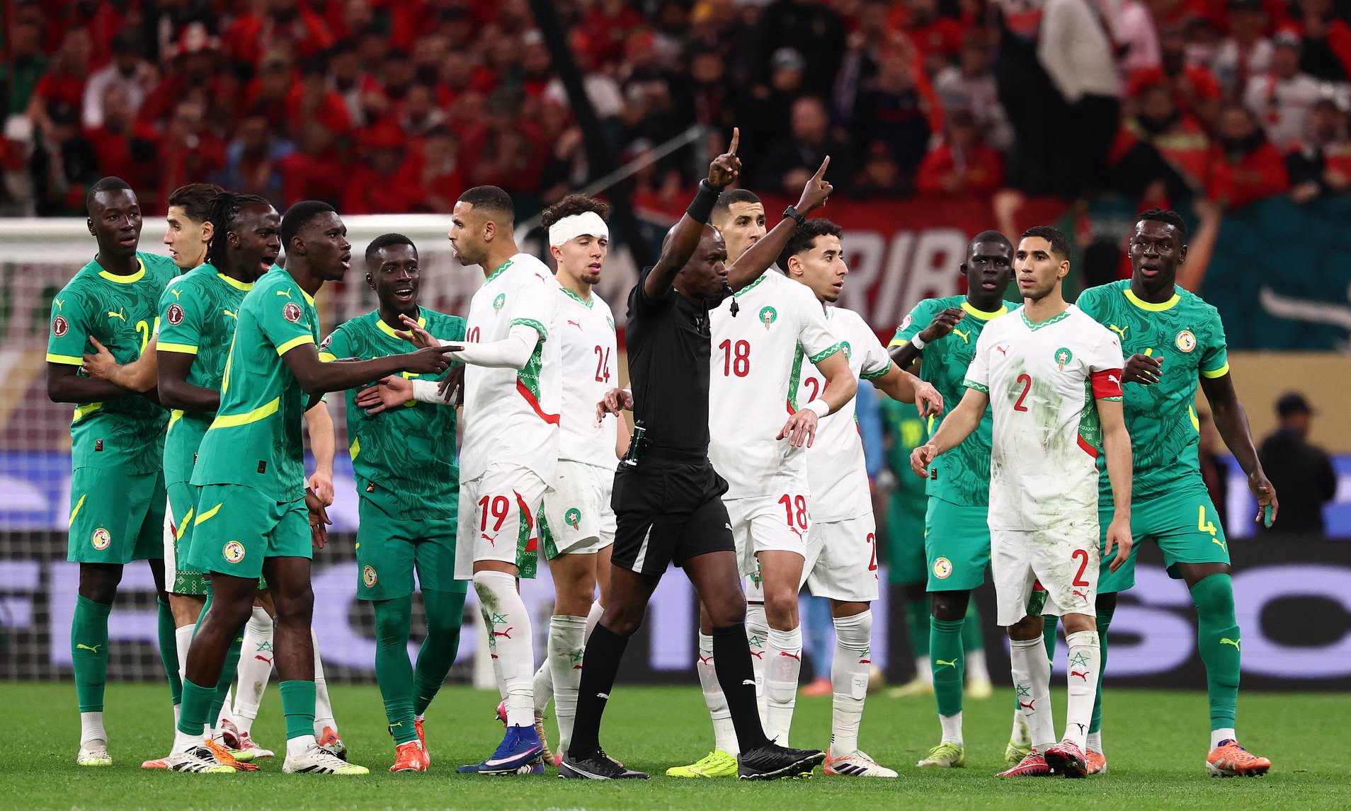 Senegal players walk off pitch after late penalty awarded to Morocco ...