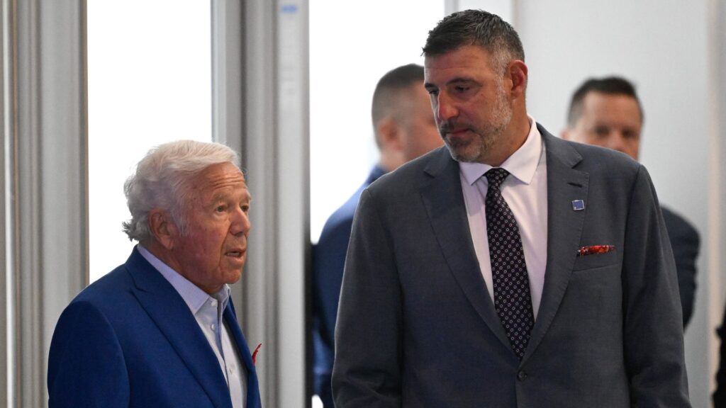 Robert Kraft lauds ‘amazing’ Mike Vrabel before Patriots’ AFC ...