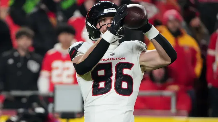 Dalton Schultz injury update: Texans TE leaves divisional round vs ...