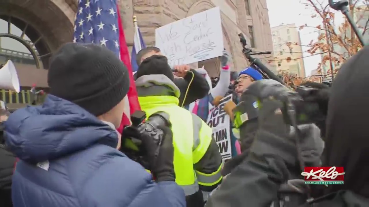 Noem, Frey talk ICE in Minneapolis