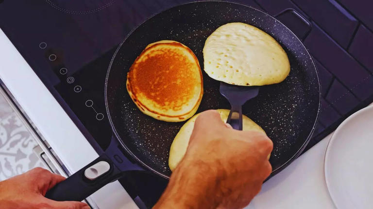 How to make pancakes: Chef tips for the softest and fluffiest pancakes