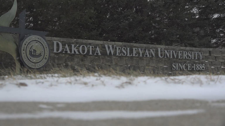 Dakota Wesleyan remembers former baseball players following deaths