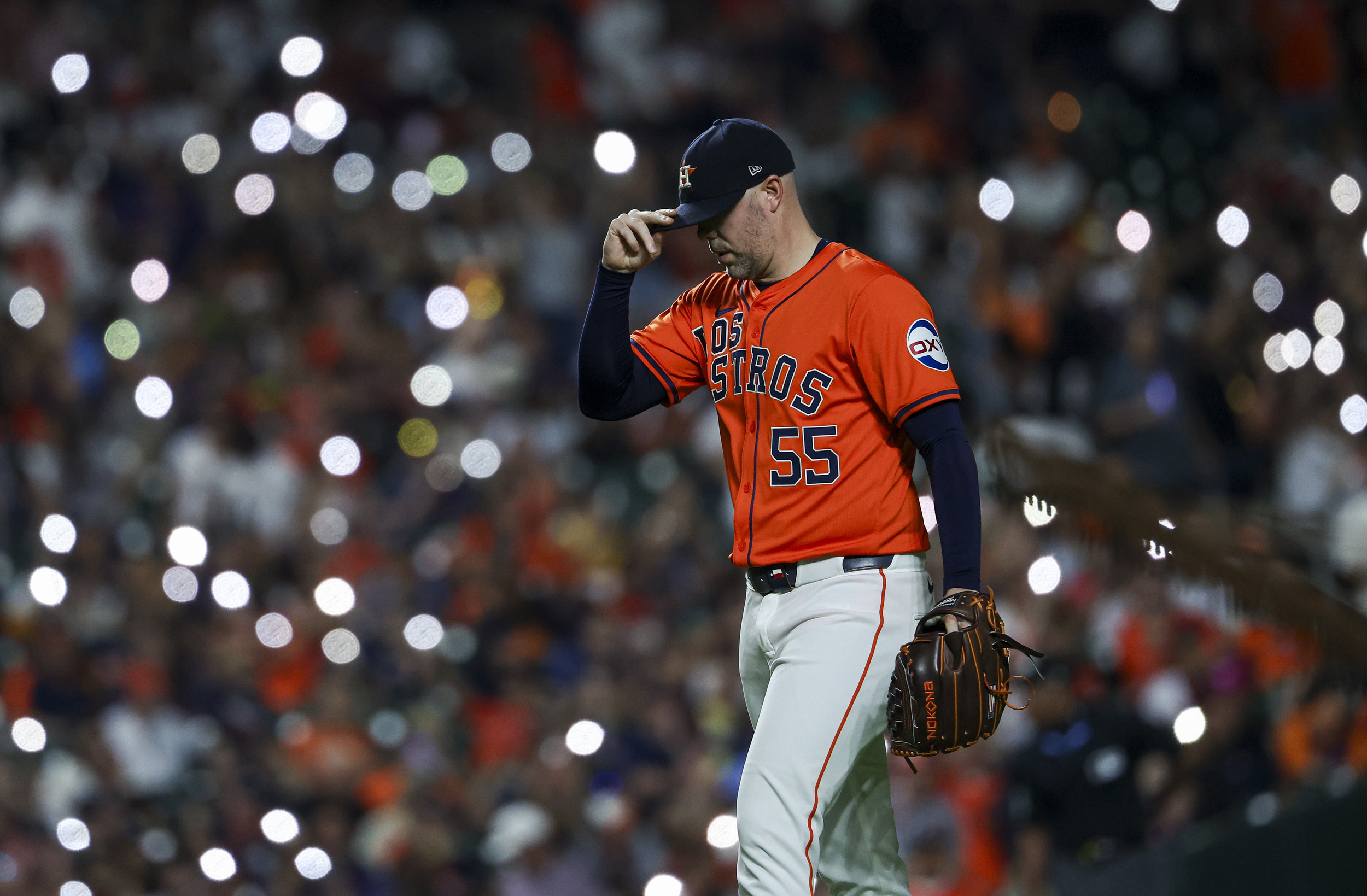 Astros legend announces retirement