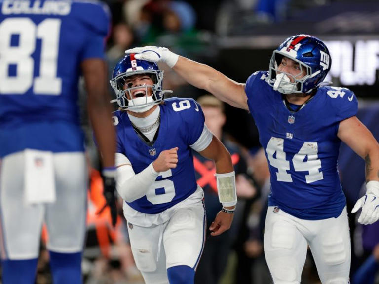 Jaxson Dart Steckbrief: "Giants-Quarterback Dart besucht Mammoth-Spiel ...