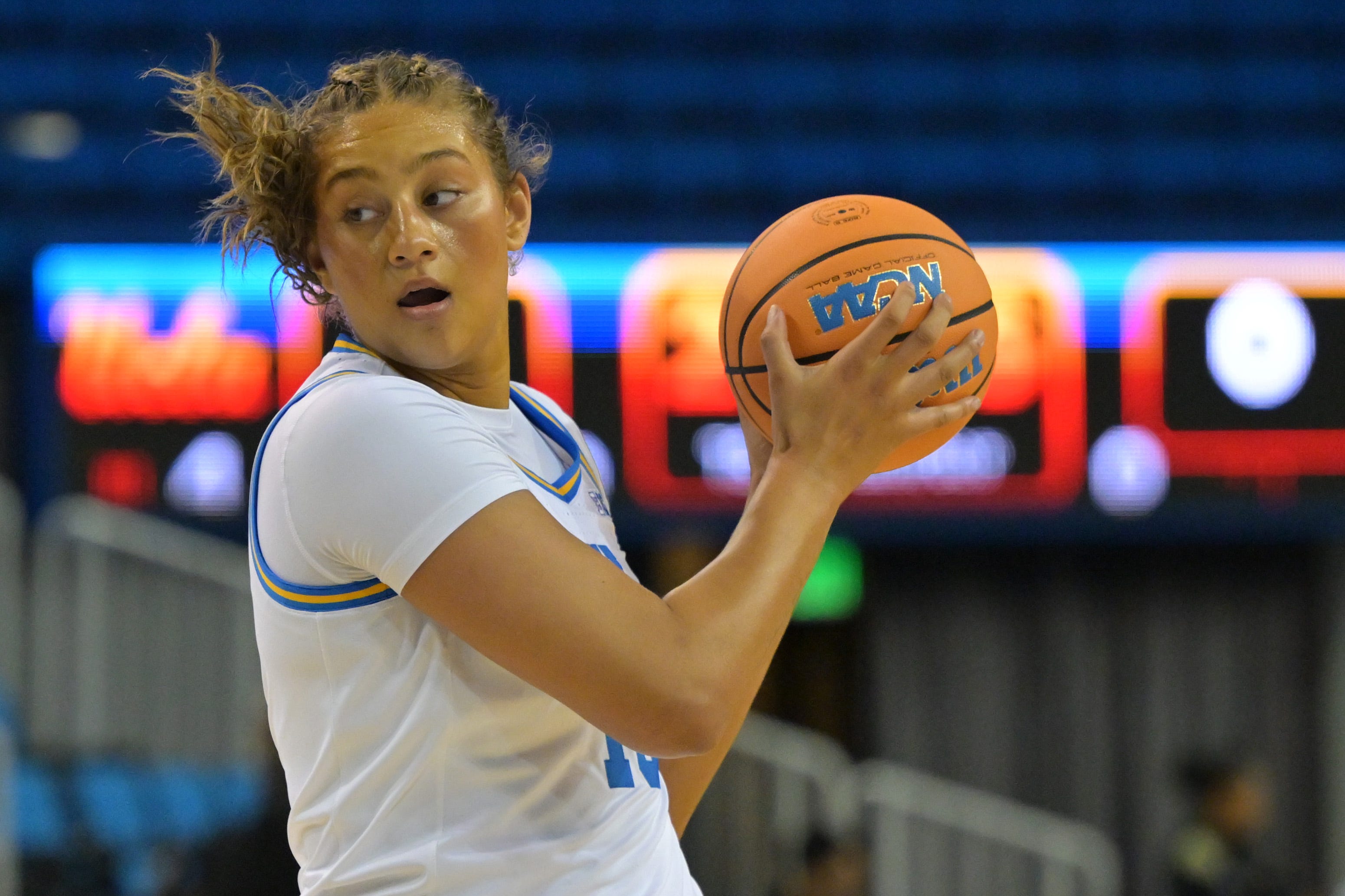 Head coach Cori Close preaches patience with UCLA's star freshmen