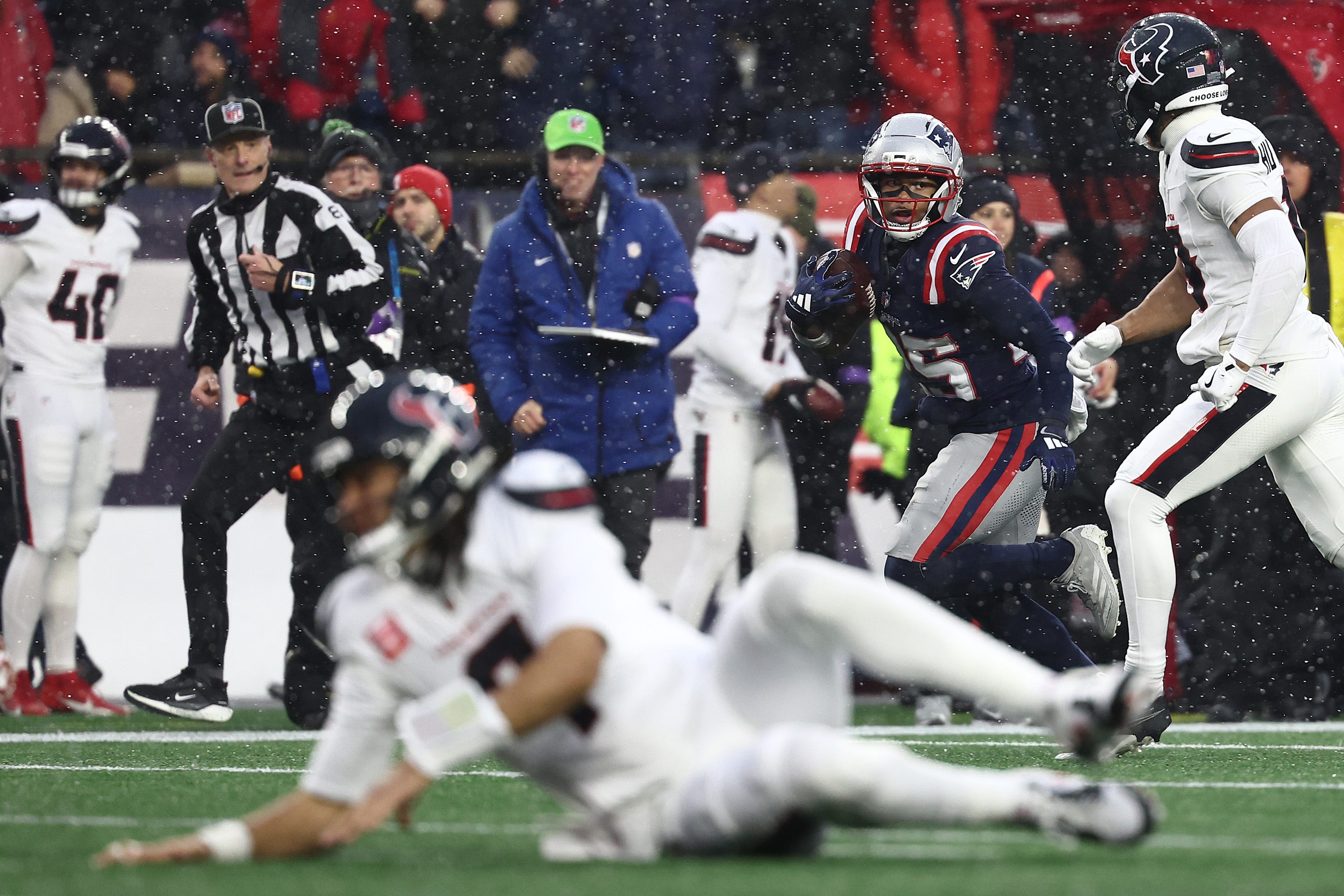Watch: Patriots-Texans have chaotic turnover-filled playoff game