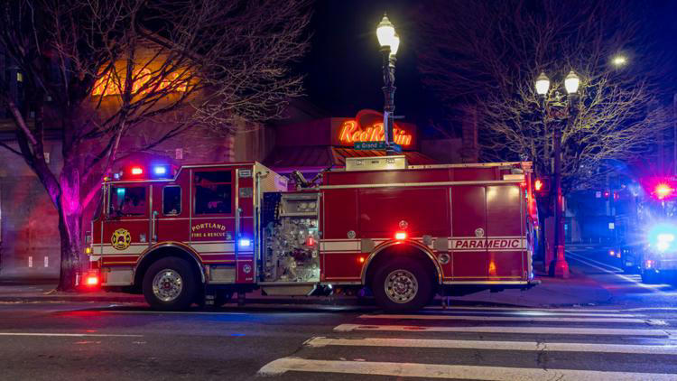 Warming fire at homeless encampment damages Red Robin restaurant in ...