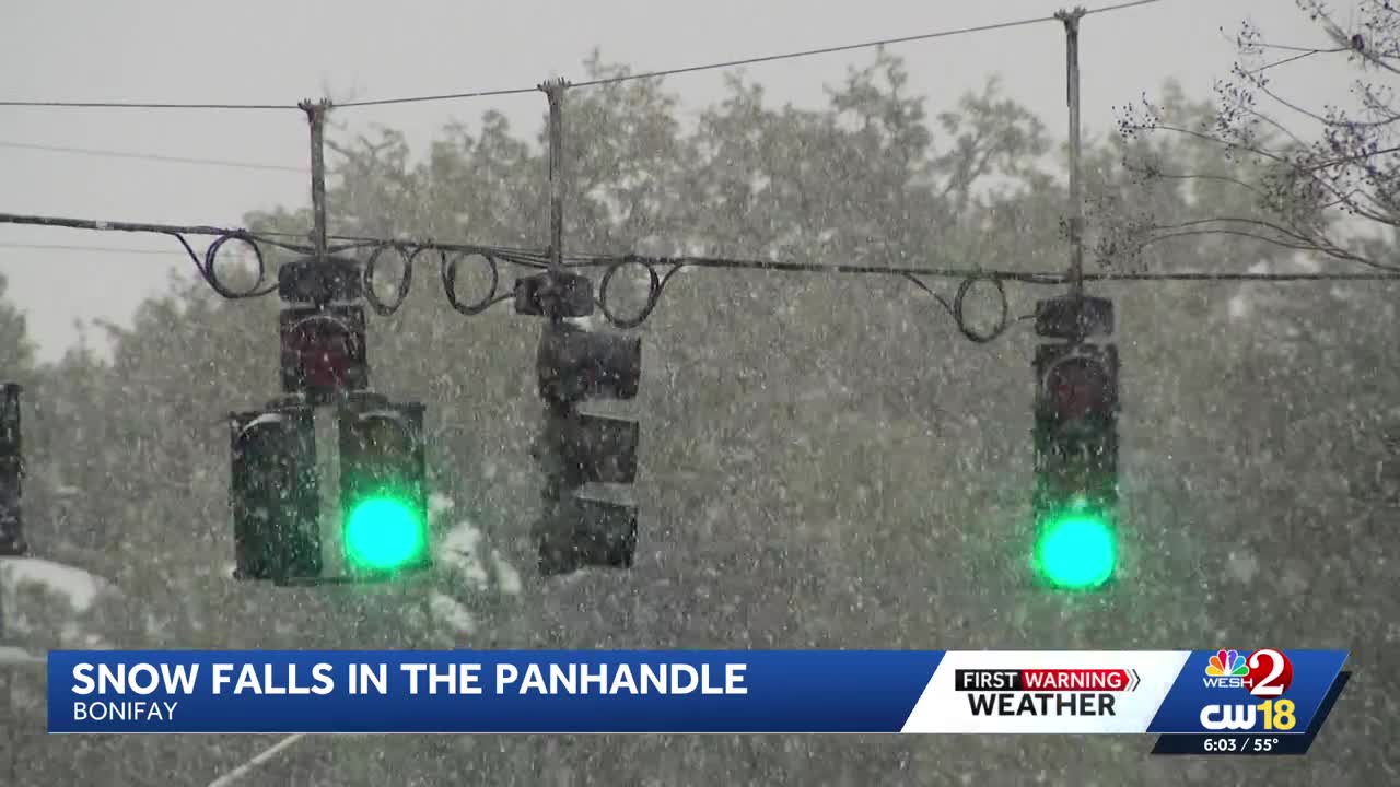 Snow falls in the Florida Panhandle