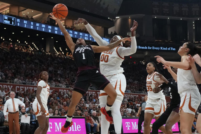 No. 4 Texas nearly shuts out Texas A&M in 3rd quarter, throttles Aggies ...