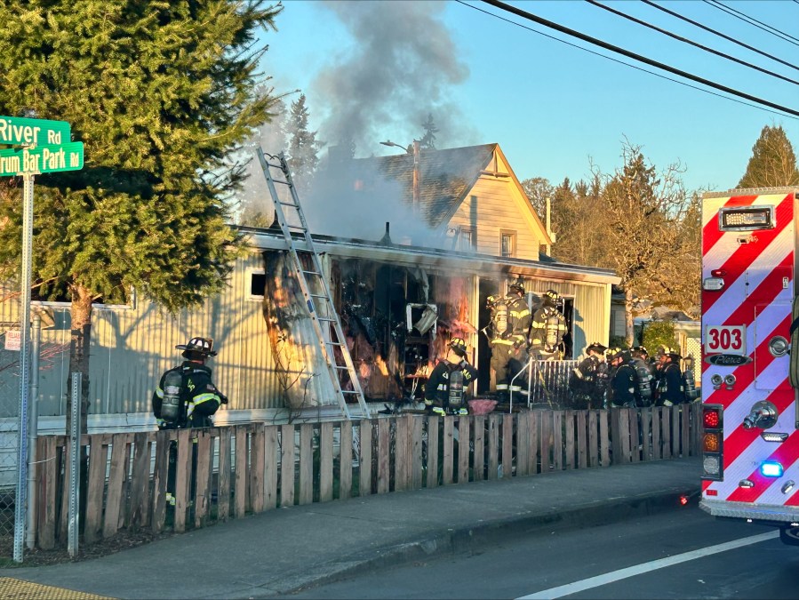 One displaced after mobile home fire in Gladstone