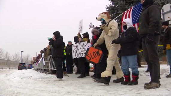 Peaceful protests Sunday at Whipple building, Trump says soldiers on ...