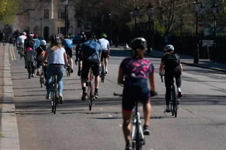 Cyclists face new traffic lights with £50 on the spot fines for ...