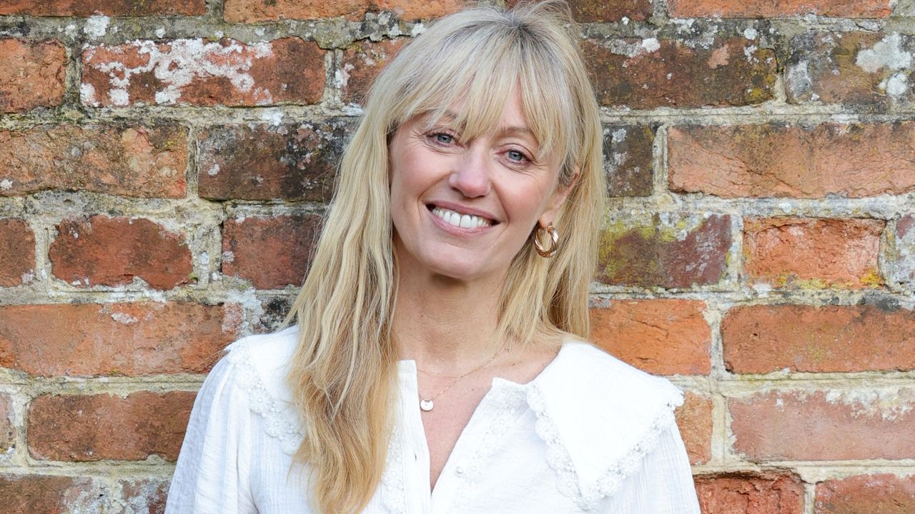 Clodagh McKenna nails double denim with ultra high-waisted jeans that ...