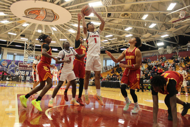Javi Lopez, Central Catholic boys basketball fall in OT at Hoophall ...