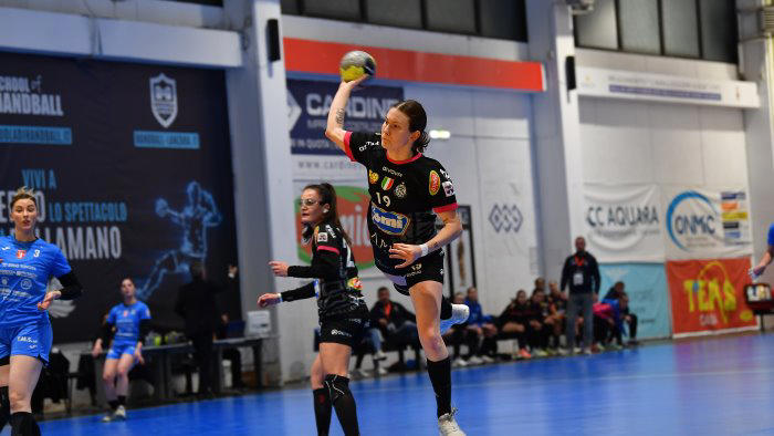 Pallamano A1. Jomi Salerno super: battuto Teramo 41-26