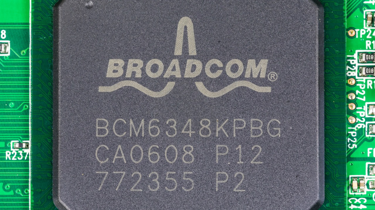 Stanley Druckenmiller dumps Broadcom for an AI rocket stock up 1,000% ...