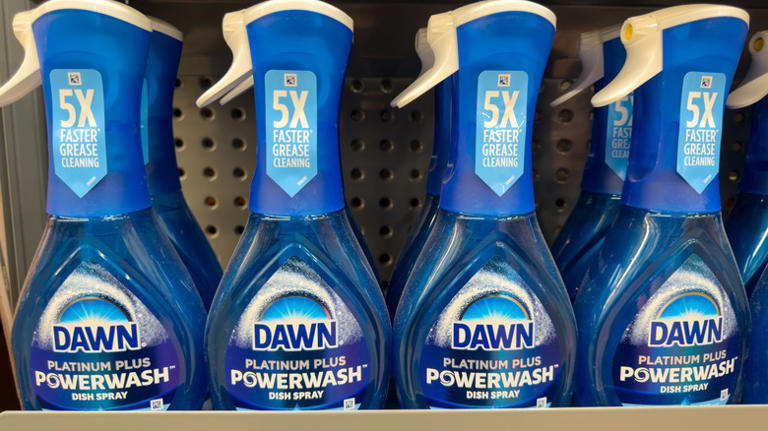 The budget solution that makes cleaning your greasy kitchen backsplash ...