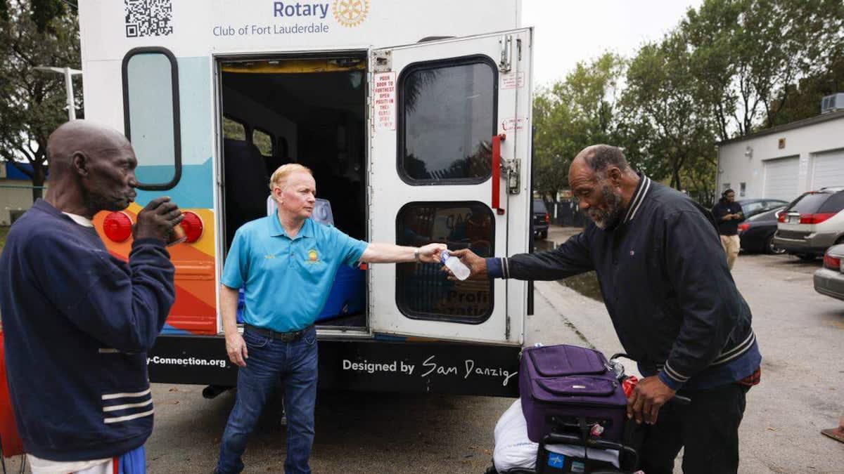 This free bus helps Florida city’s homeless but it’s running out of money