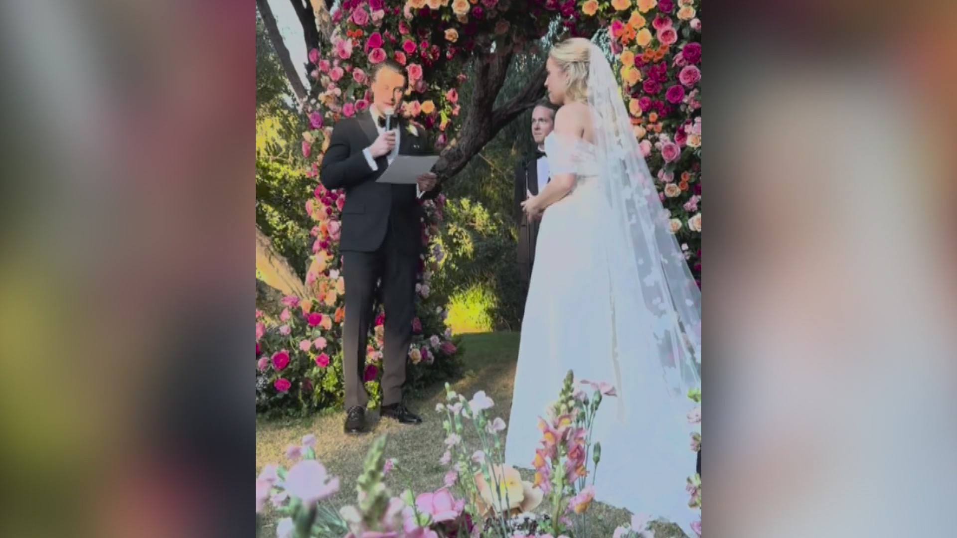 See how Chris Witaske of 'The Bear' incorporated the Chicago Bears into ...